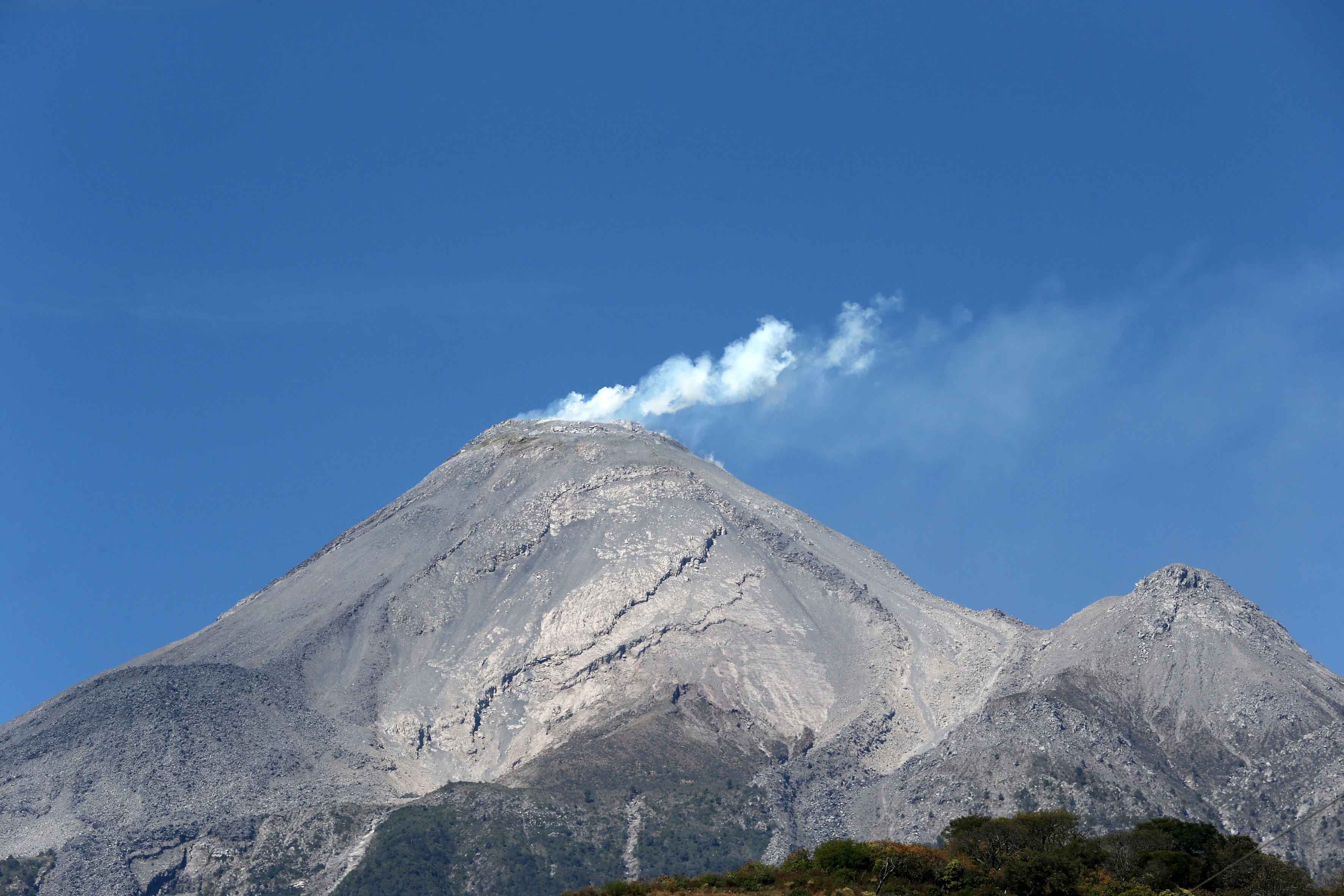 Advierte especialista de la UdeG que el Volcán de Colima no explotó ...